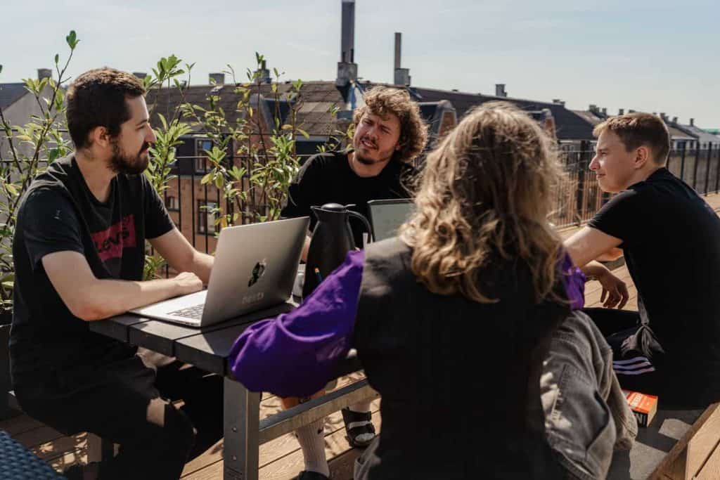 Hvad er STU? En guide til særligt tilrettelagt ungdomsuddannelse - STU.dk